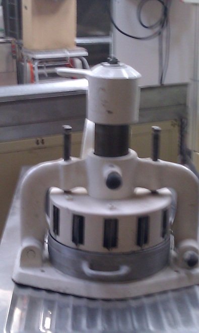 Divisora Manual de 30 gr hasta 75 piezas | TECNOFRIAS